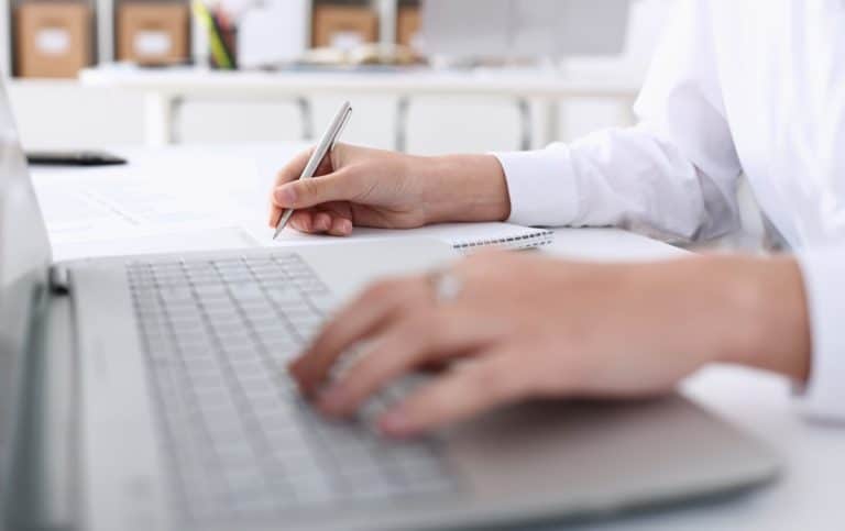 Modèle de compte rendu de réunion : 5 astuces efficaces (+ exemples ...